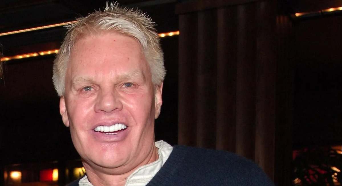 Detenidos El Exdirector De Abercrombie And Fitch Mike Jeffries Y Su